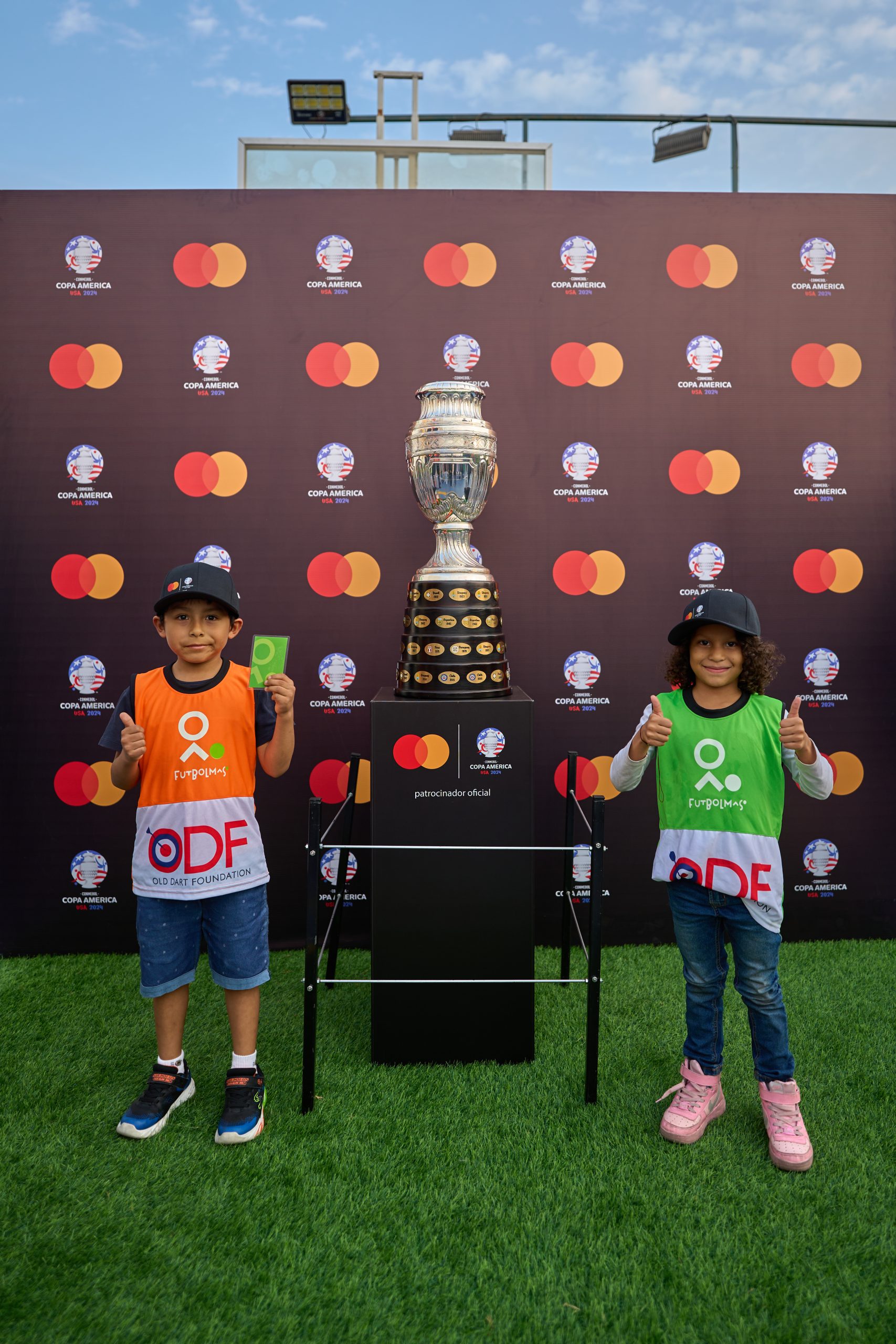 Mastercard takes the trophy of the CONMEBOL Copa America™ to the boys ...